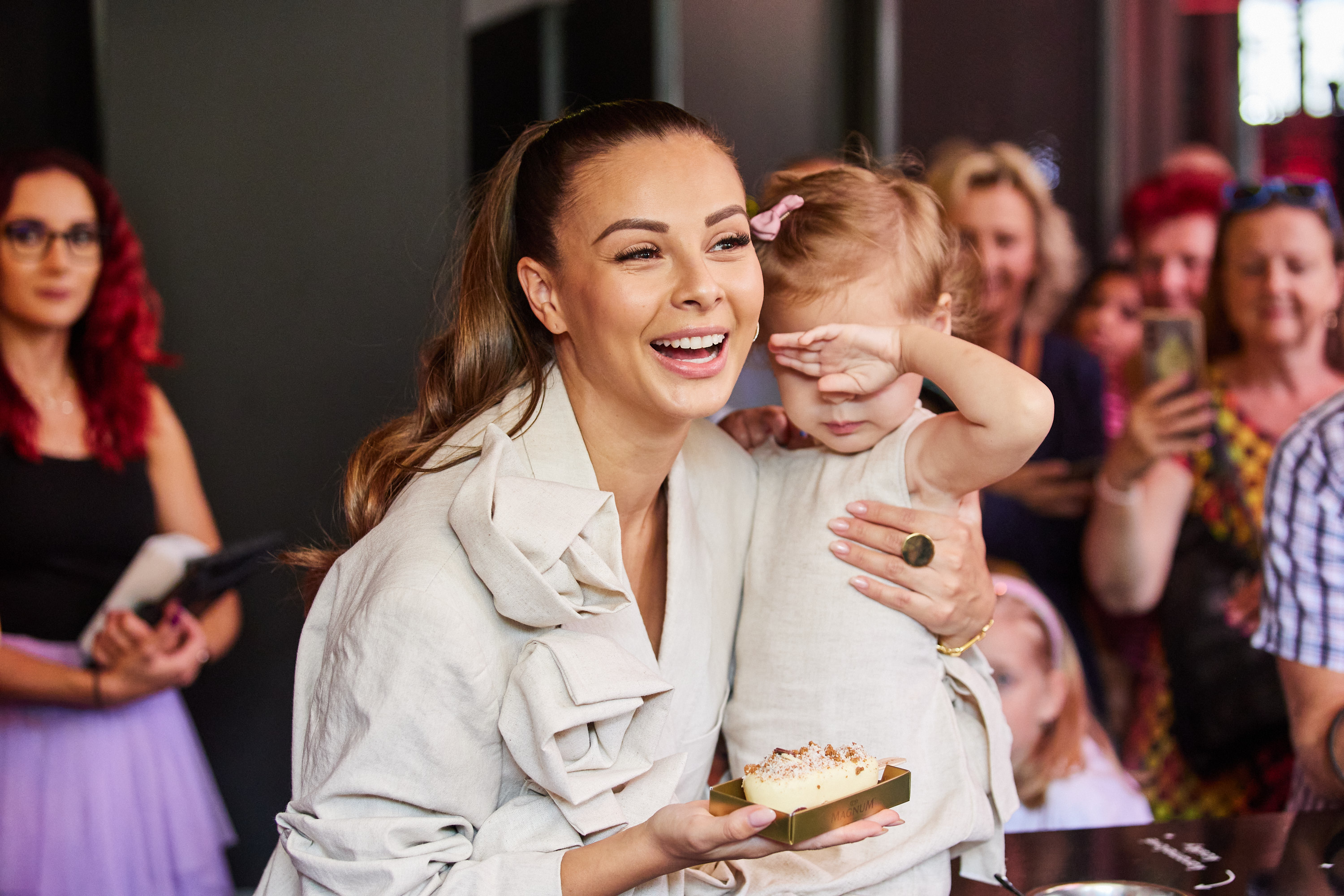 Galerie: Monika Bagárová už má kompletní rodinu, po které toužila. Její ...