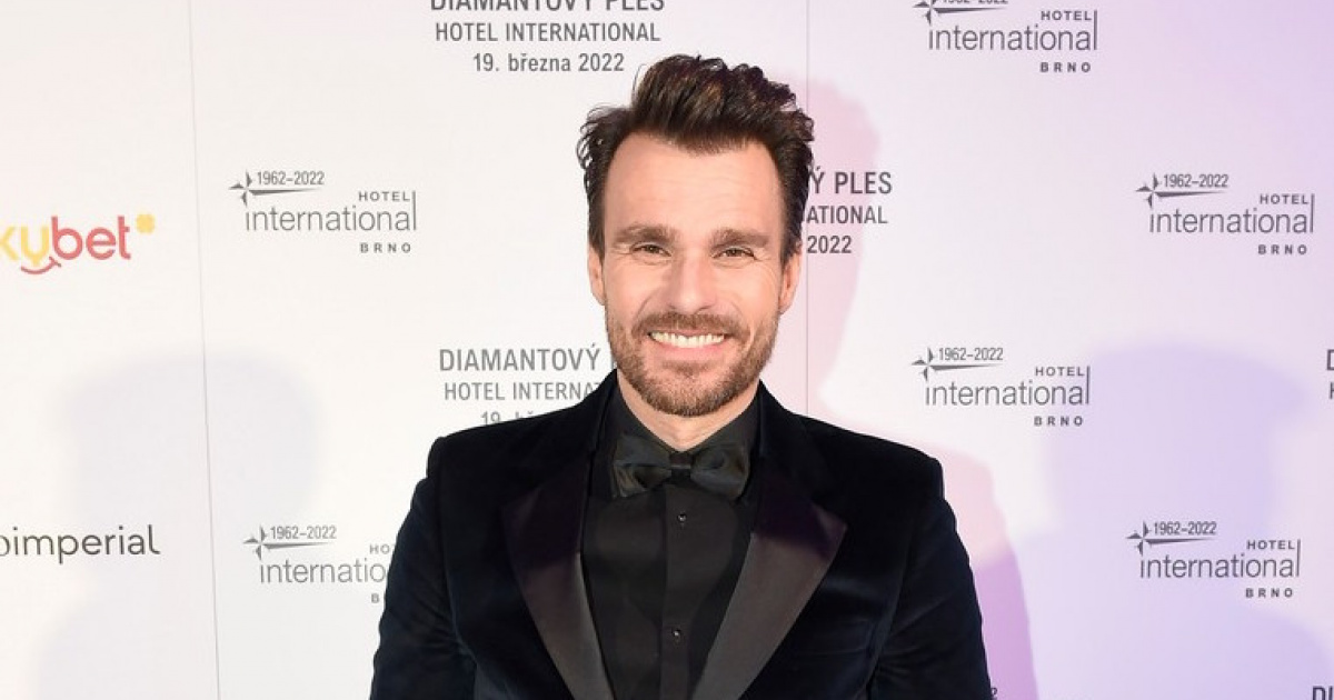 Prohlédněte si Alex Marešovou! Leoš Mareš sdílel společnou fotografii ...