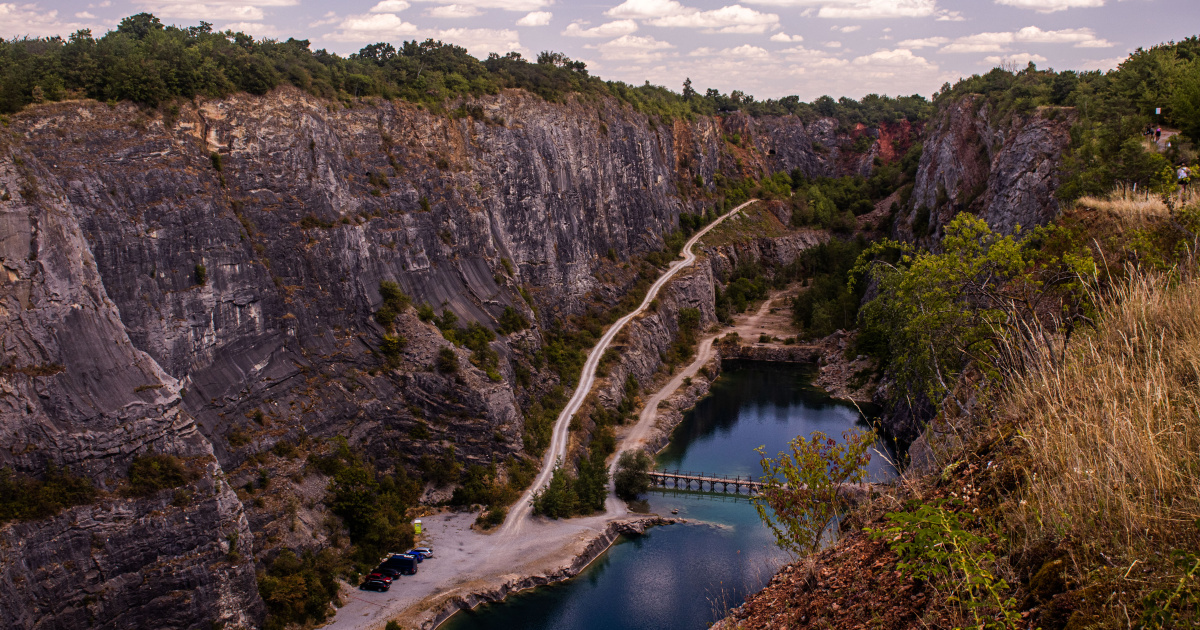 Galerie: Lom Amerika dle ezoteriků ukrývá vchod do jiné dimenze a ...