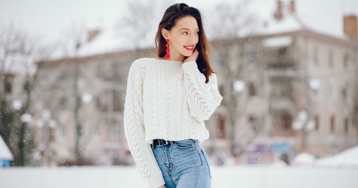 Copánkové svetry opět na scéně: Jak nosit trend roku 2025 s porcí ...