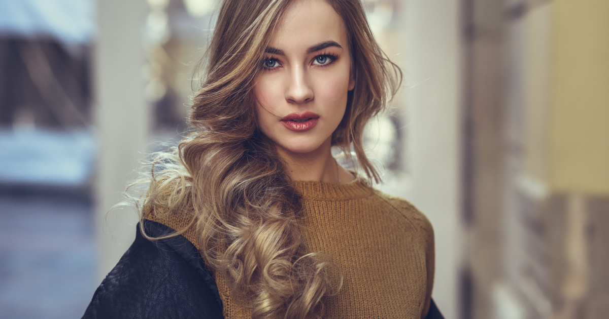 Galerie: Ombré barvení vlasů je pasé: V roce 2025 jej nahrazuje moderní ...